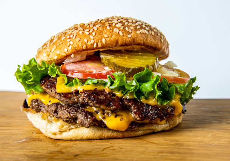 Fort Lee is Home to New Jersey’s Best Cheeseburger