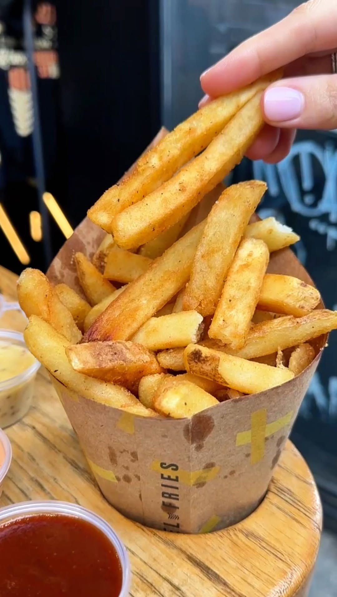 NYC Belgian Fries Shop Comes Across the River